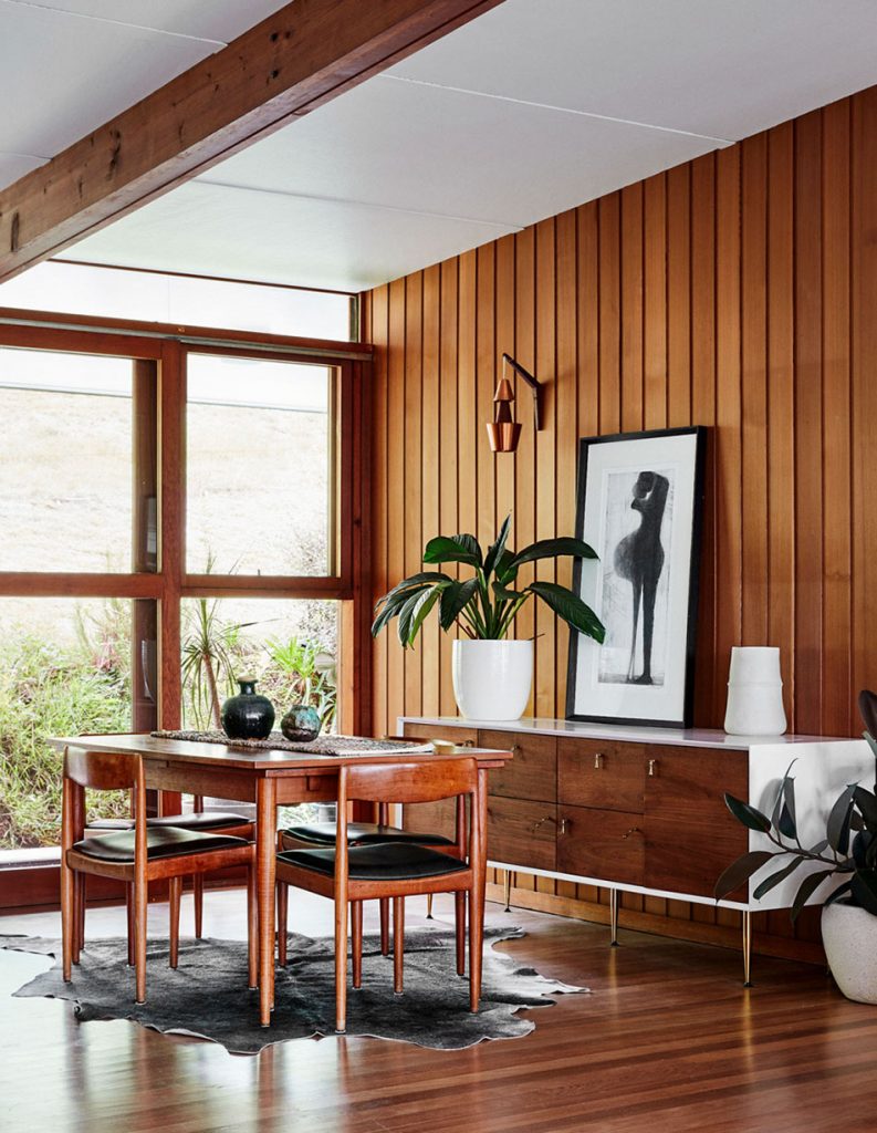 Known for the use of glass, flat areas and a connection to nature ...